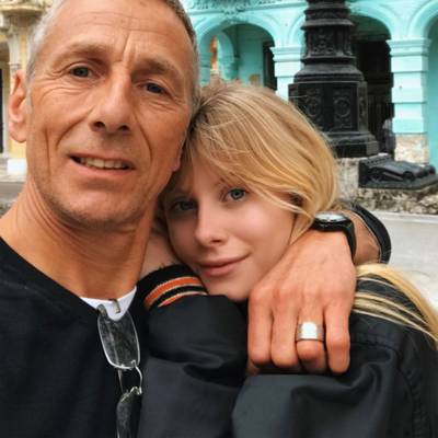 Meet the Marchioness of Bute and her daughter Lady Lola Crichton-Stuart ...