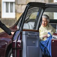 The queen looking unimpressed - Queen Elizabeth II image gallery ...