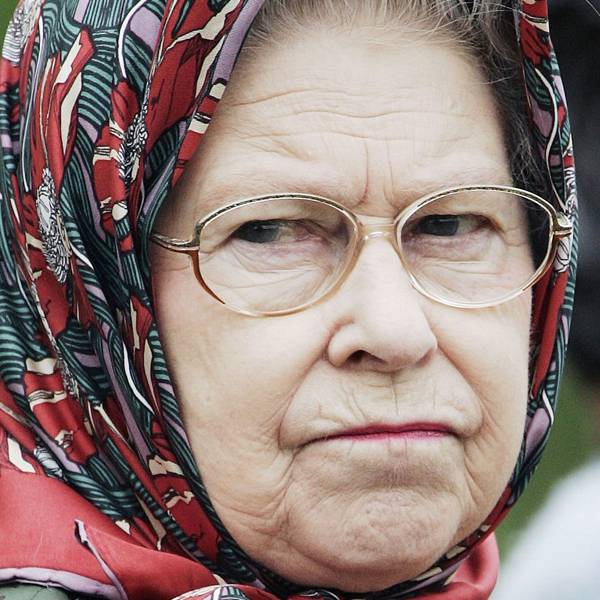 The queen looking unimpressed - Queen Elizabeth II image gallery | Tatler