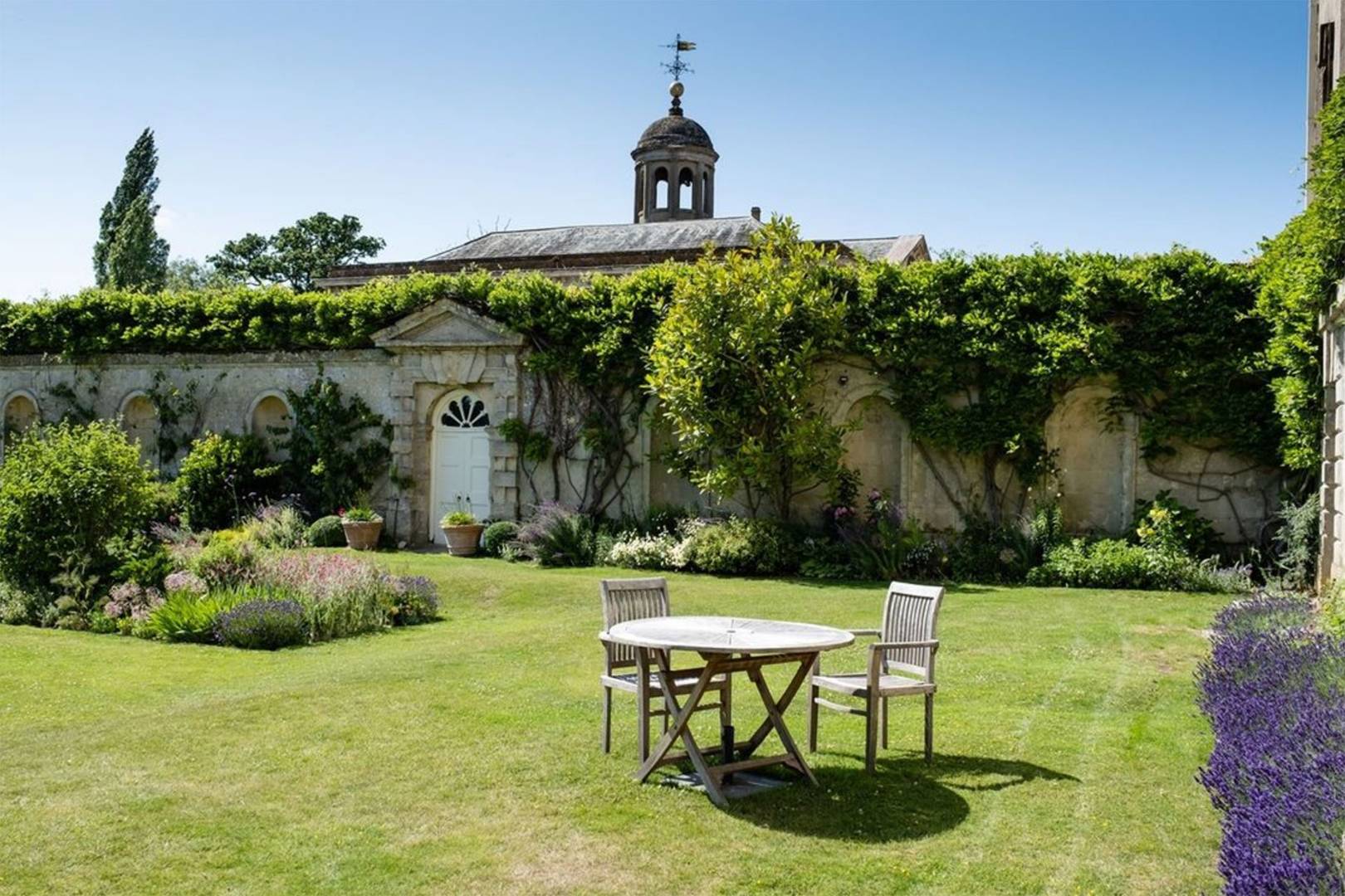 Kirtlington Park: the ultimate English stately home staycation for £ ...