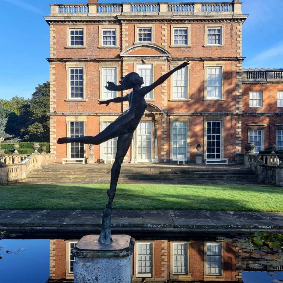 How a David Williams-Ellis sculpture became the ultimate marker of ...