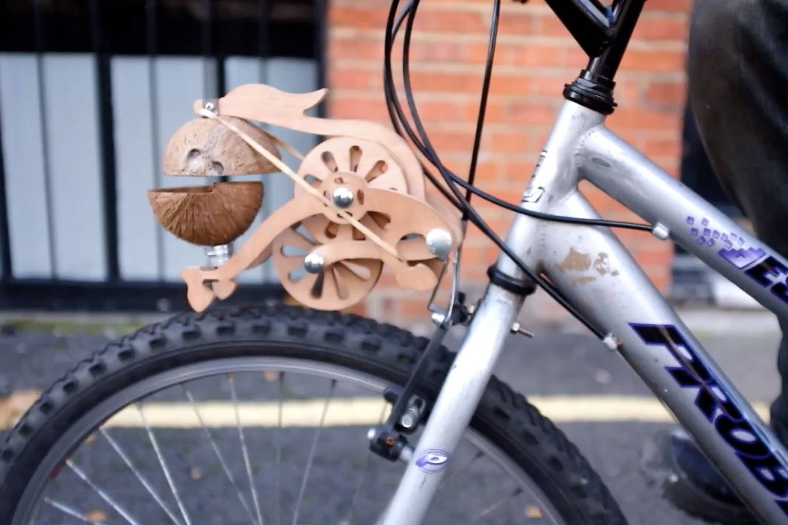 Emma Freud's horse gadgets - gadgets to use riding - horse riding ...