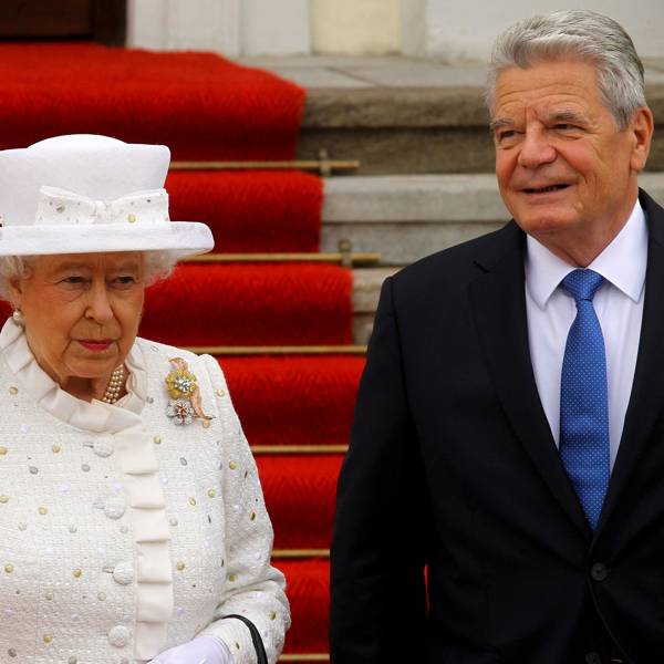 The queen looking unimpressed - Queen Elizabeth II image gallery | Tatler