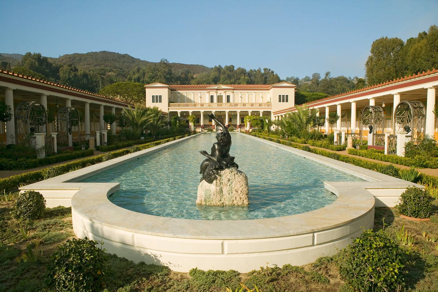 The descendants of J Paul Getty I - who is related to the J Paul Getty ...