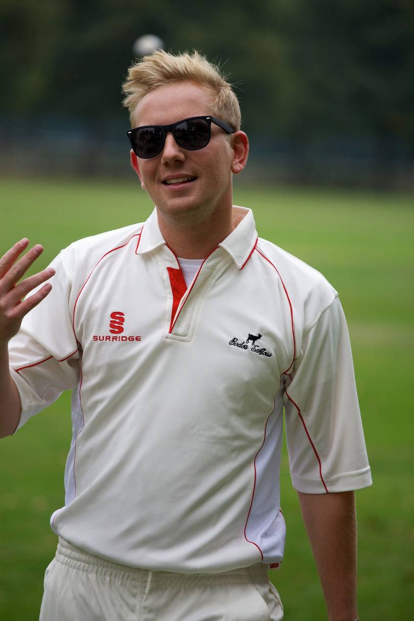 Raffles vs Bodo's cricket match - Jamie Laing, Hugo Taylor, Jacobi ...