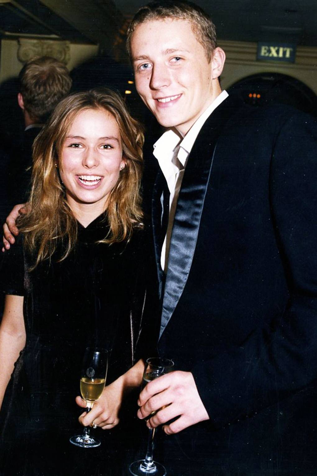 Alice Lowther and Jessica Hanbury’s 18th birthday party - Lady Tamara ...