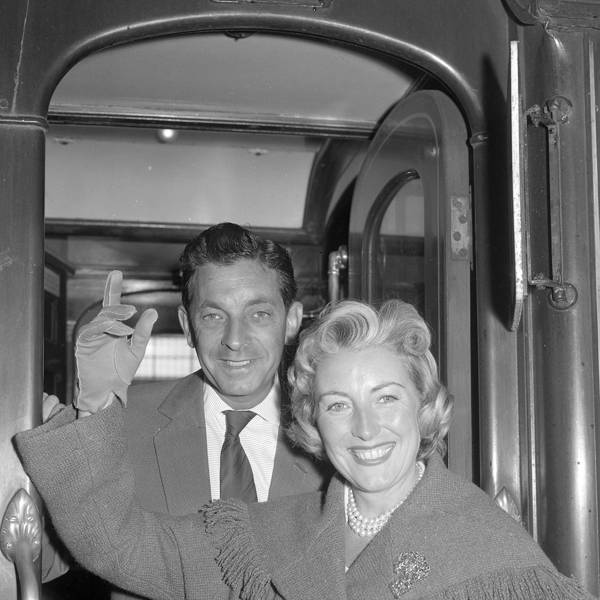 Dame Vera Lynn, the forces’ sweetheart, dies aged 103 – and the Queen ...