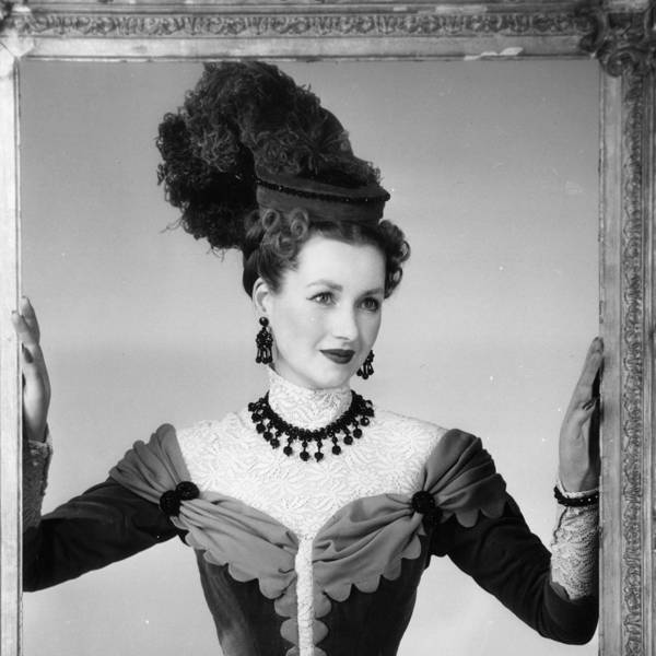 Raine Spencer, Diana, Princess of Wales's stepmother dies: life photos ...