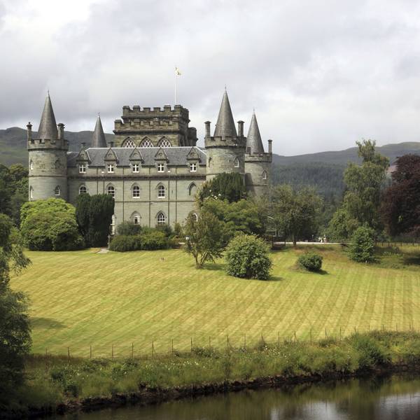 Scottish socialites aristocrats Burns Night castles | Tatler