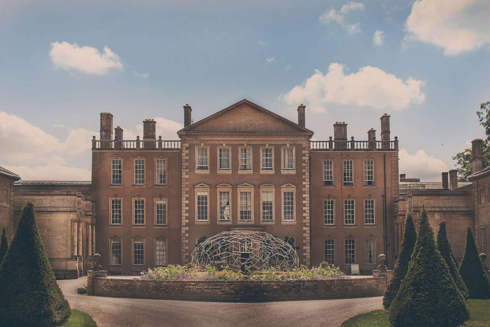 Aynhoe Park owners snap up tragedy-struck Parnham House for bargain £2. ...