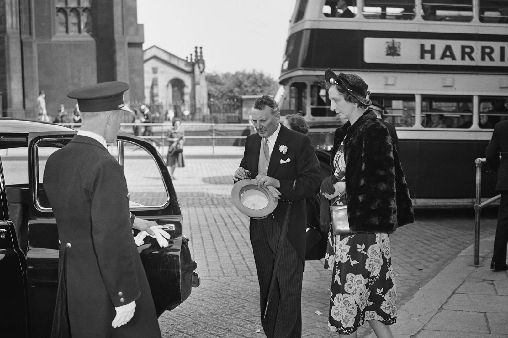 How the memoir of the Queen's governess Crawfie paved the way for ...