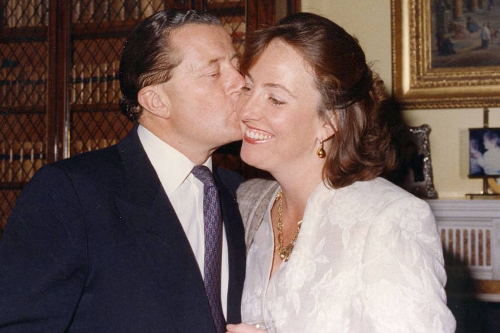 Kissing photos from Tatler parties - National Kissing Day - Snogging ...