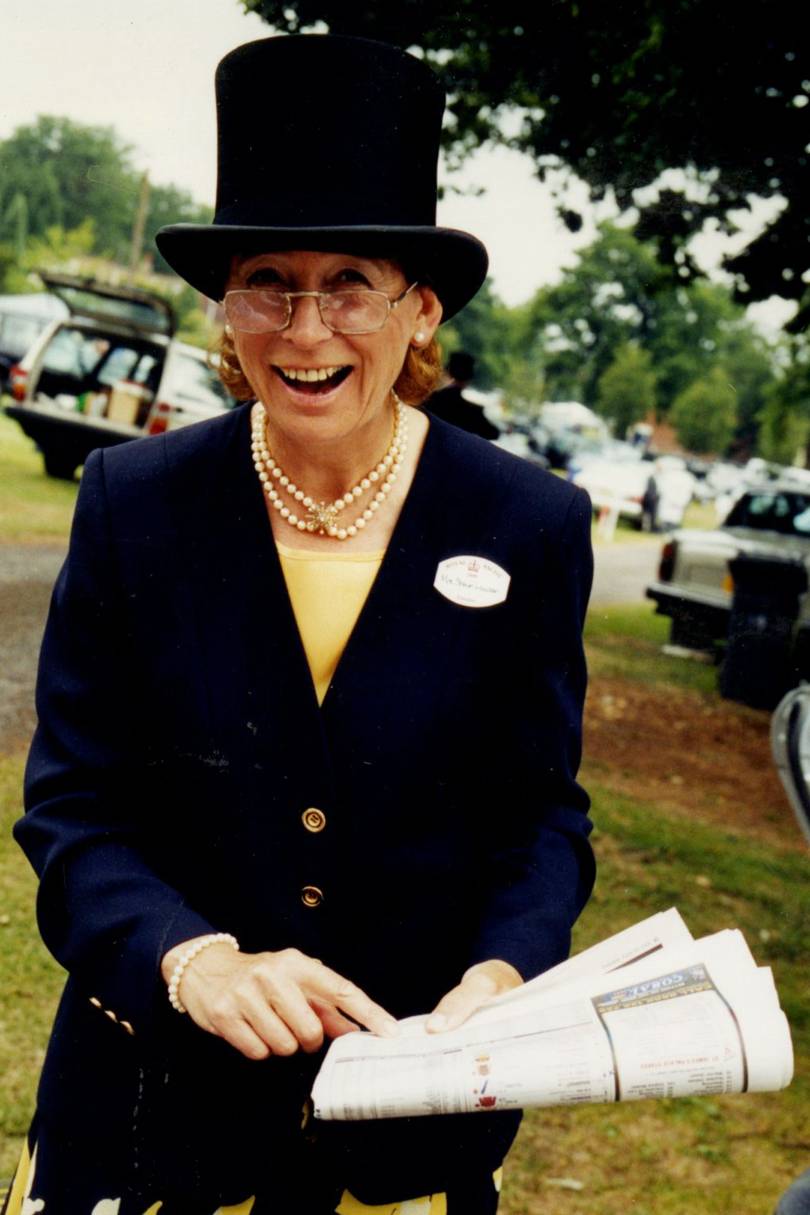 Royal Ascot 2000 - The Queen, the Duke of Edinburgh & Nigel Havers ...