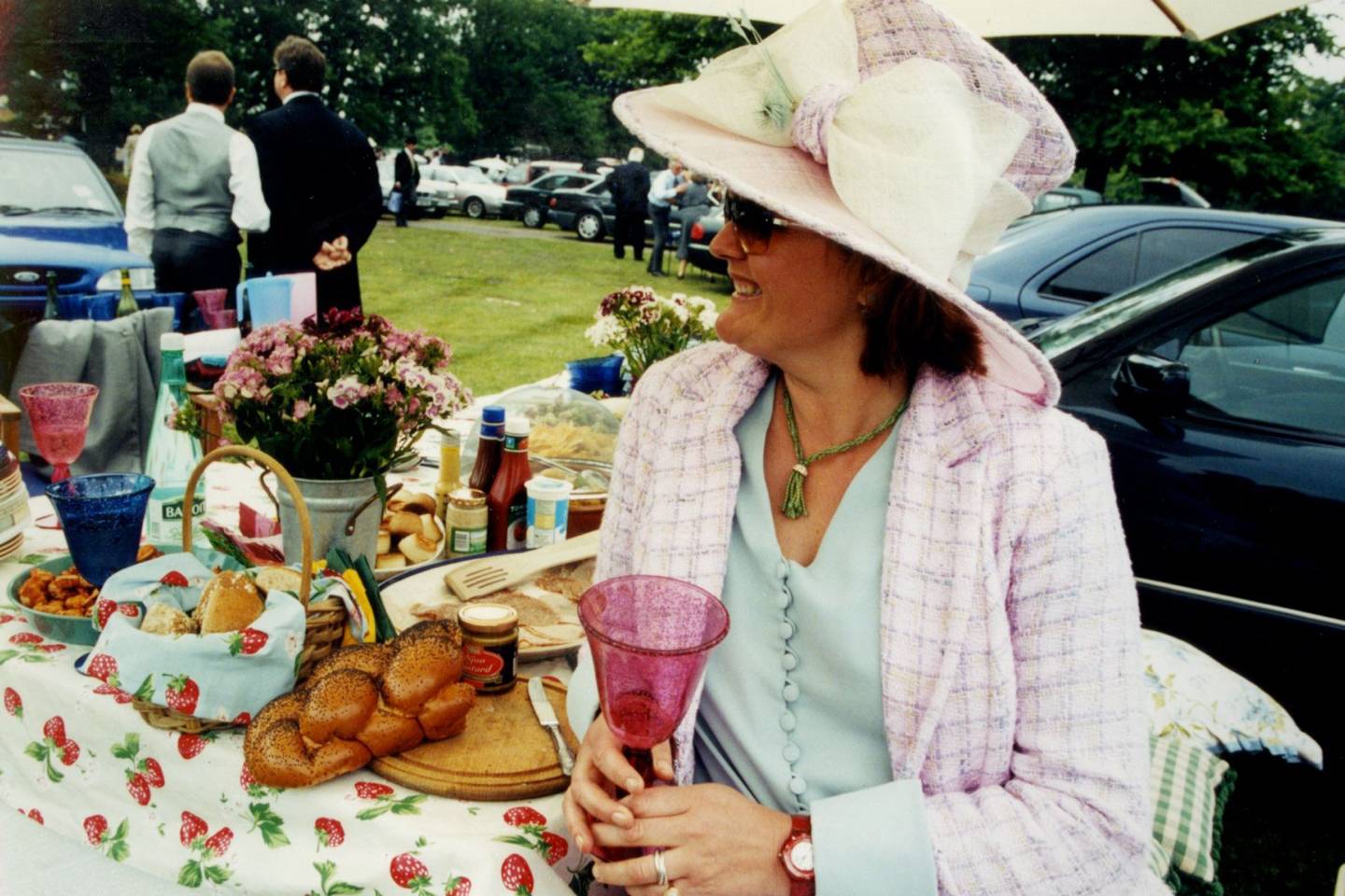Royal Ascot 2000 - The Queen, the Duke of Edinburgh & Nigel Havers ...