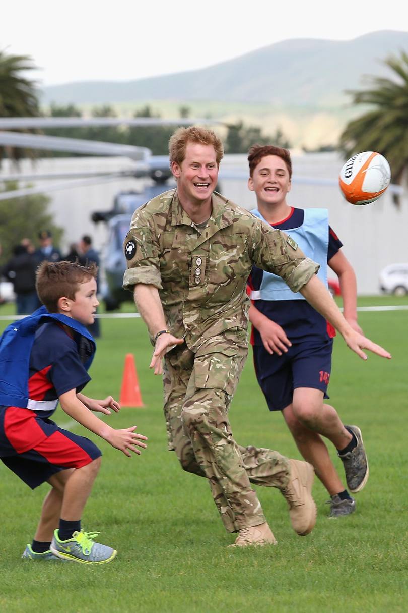 Royals and their rugby balls - Royals playing rugby, Prince Harry ...
