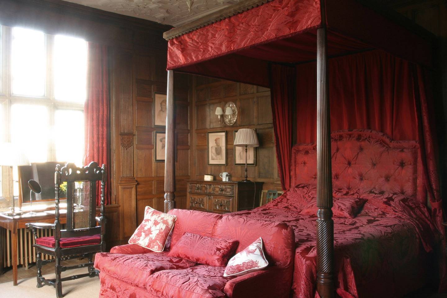 Posh bedrooms & castle bedrooms | Tatler