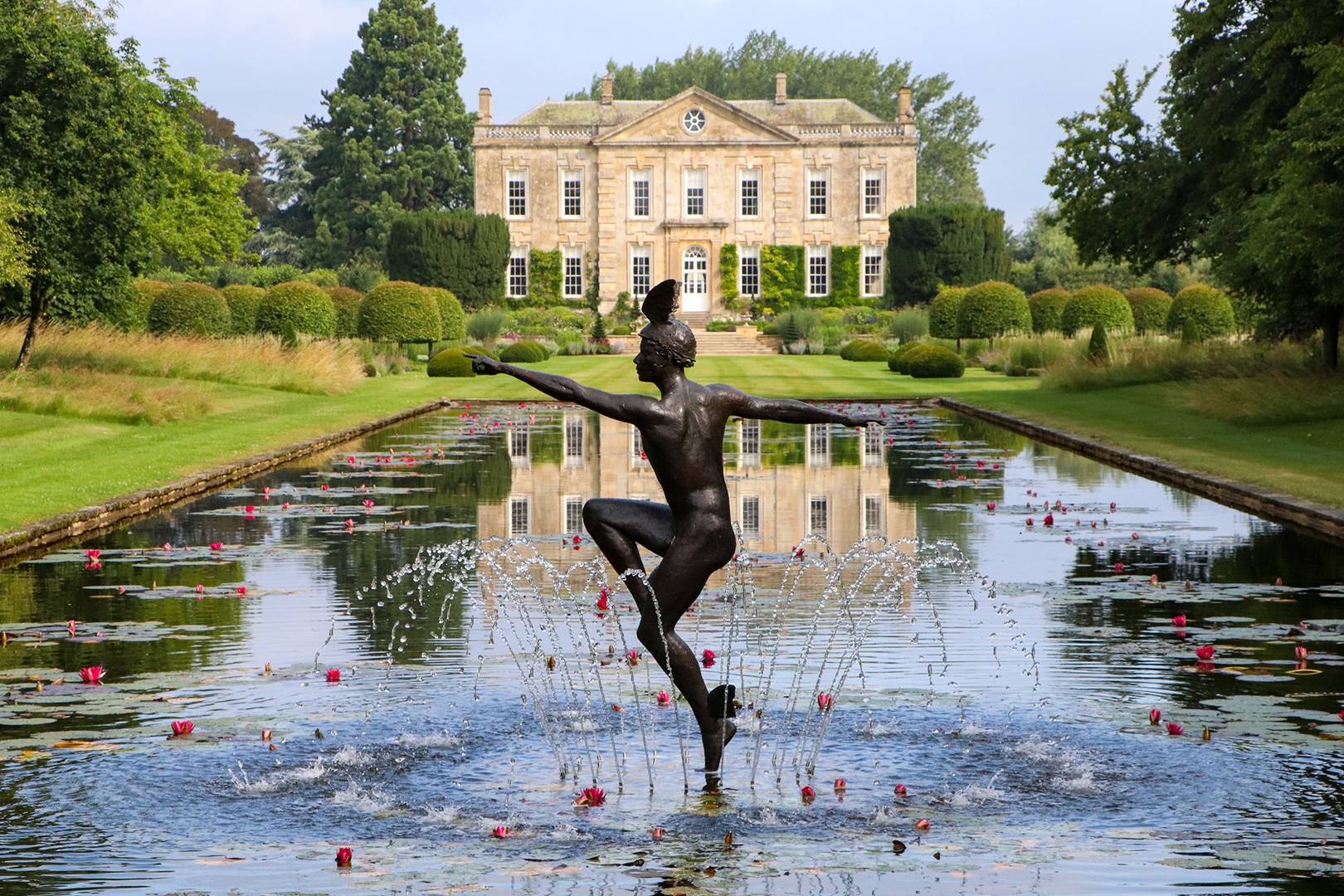 How a David Williams-Ellis sculpture became the ultimate marker of ...